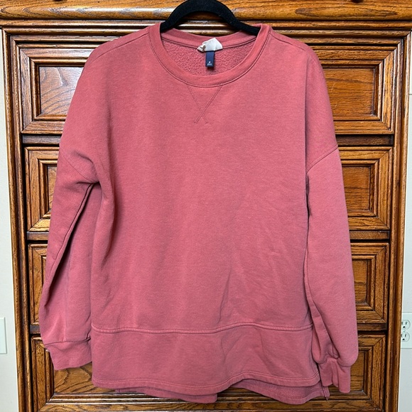 Universal Thread | Tops | Universal Thread Oversized Crewneck | Poshmark